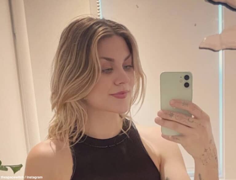 ニルヴァーナ、カート・コバーンの娘がある有名人の息子との交際を認める! カートの母との写真や愛犬の写真などsnsに投稿、幸せそうな姿をファンに