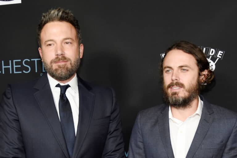ベン・アフレックとジェニファー・ロペスの結婚式、ベンの実の弟は不参加! それにはある理由があった・・? Tvgroove