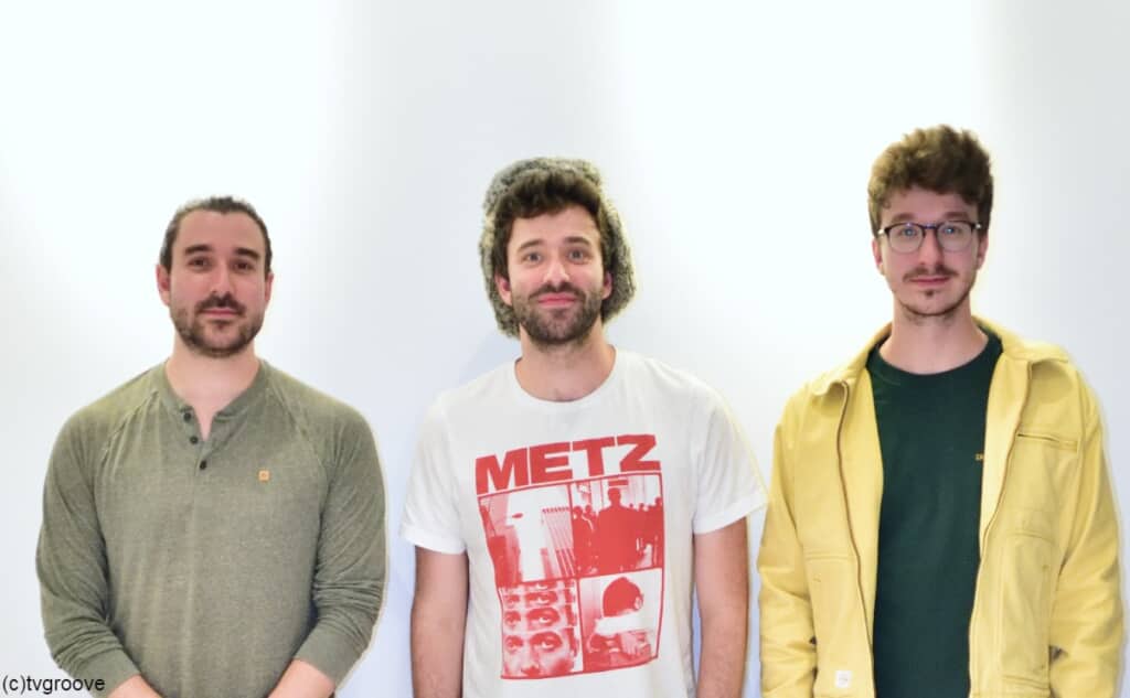 TikTokで大バズり！ 初来日を果たしたアメリカの3兄弟バンド「AJR」にインタビュー！ NYのストリート・パフォーマーからAppleのCM曲に起用されるまで・・成功の軌跡をたどる ...